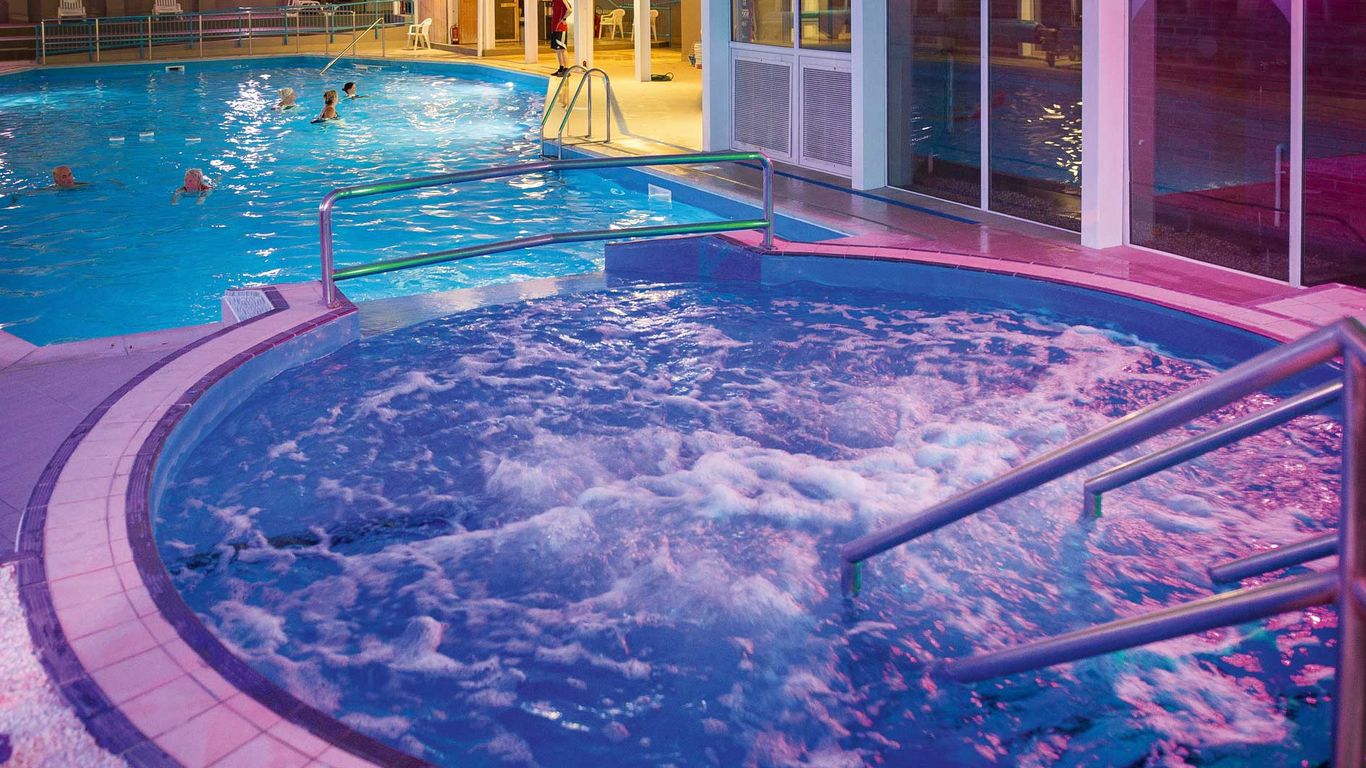 Warner Leisure Hotels Gunton Hall Coastal Village，洛斯托夫特, ENG, 英國 - 比較優惠